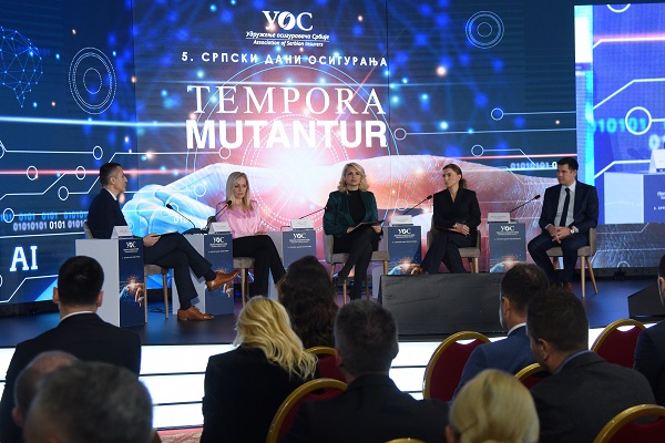 Zdravstveno osiguranje – snaga i partner države - Dunav osiguranje Zdravstveno osiguranje – snaga i partner države - Dunav osiguranje
